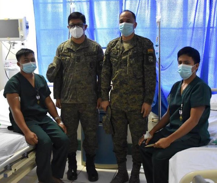 11ID fetes 2 wounded soldiers