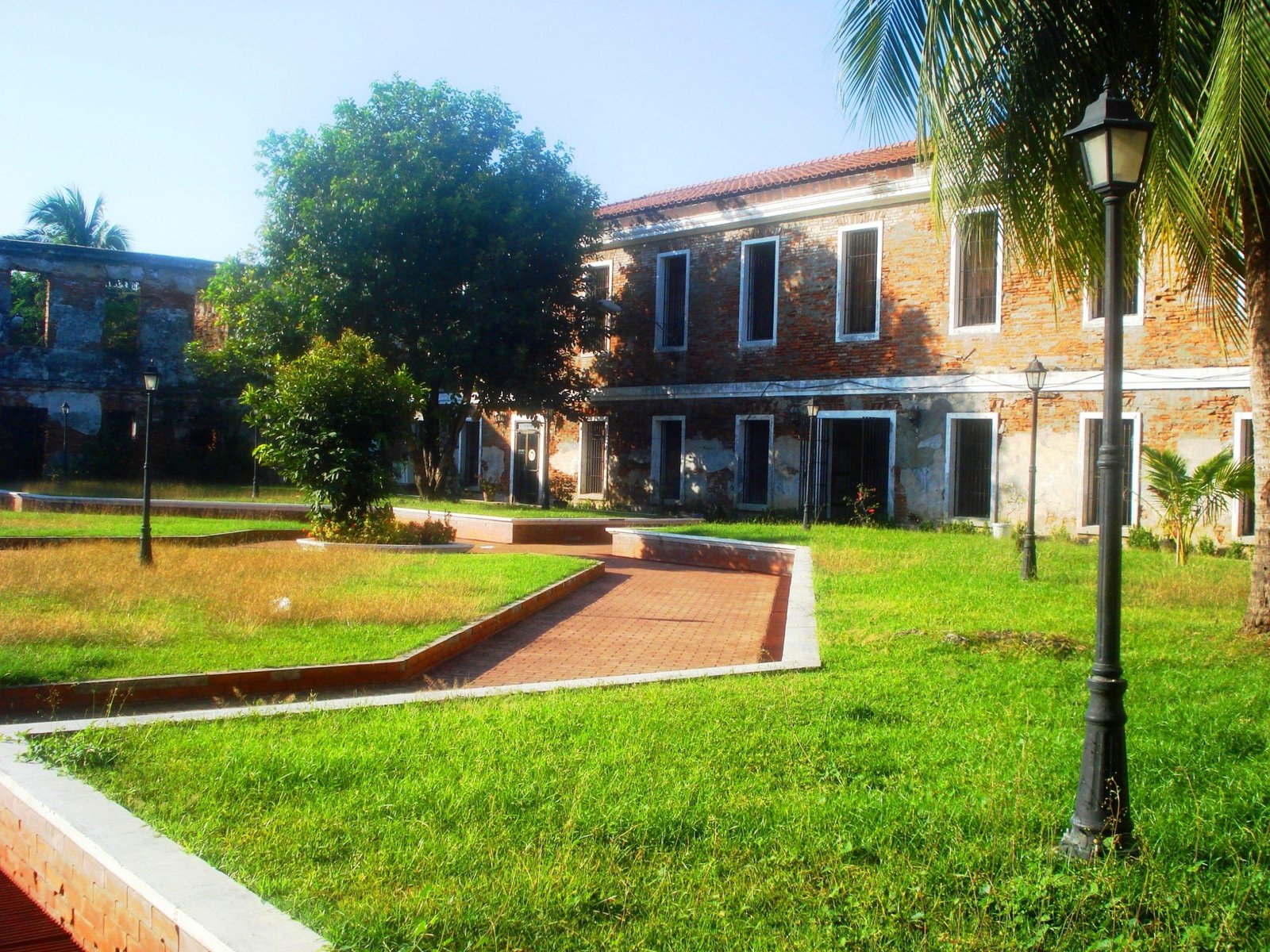 Suspect arrested inside Fort Pilar with concealed knife